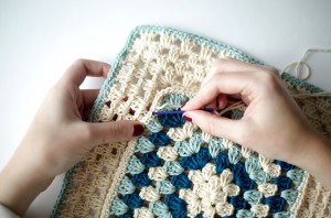 Patron Gratuit : Une pochette de rangement en crochet | The Blog - FR