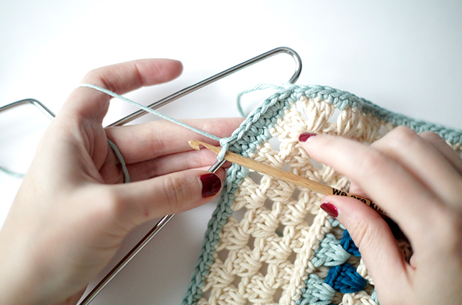 Patron Gratuit : Une pochette de rangement en crochet | The Blog - FR